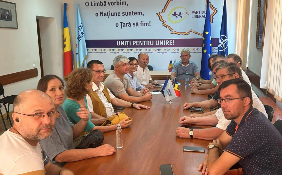 Либеральная партия поддерживает референдум, но не выдвигает своего ...