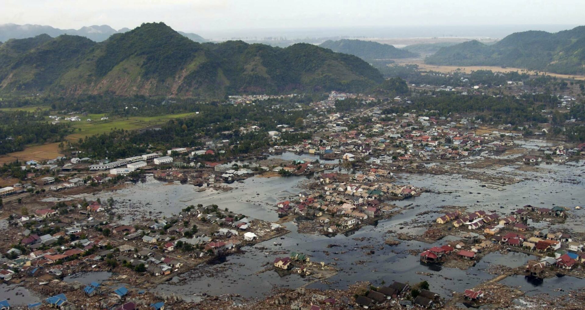 11 ani de la tsunami-ul devastator din Asia de Sud-Est care a ucis ...