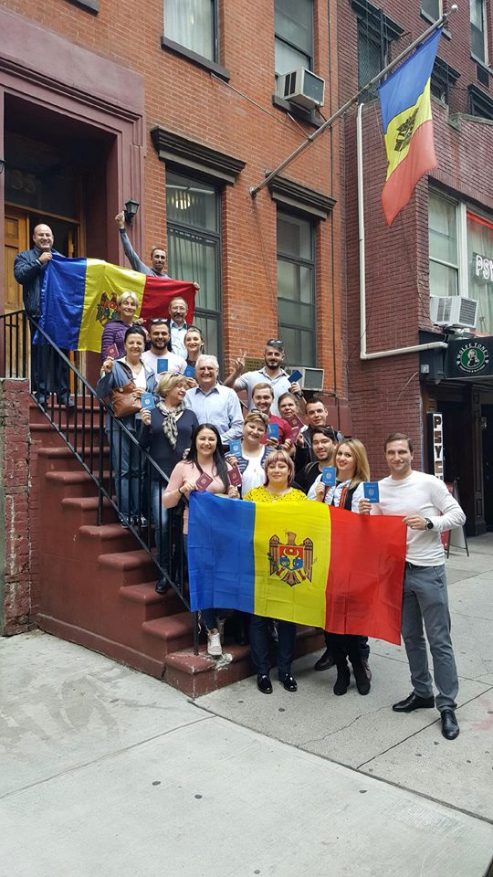 (FOTO) Cum votează moldovenii stabiliți în Statele Unite ale Americii ...