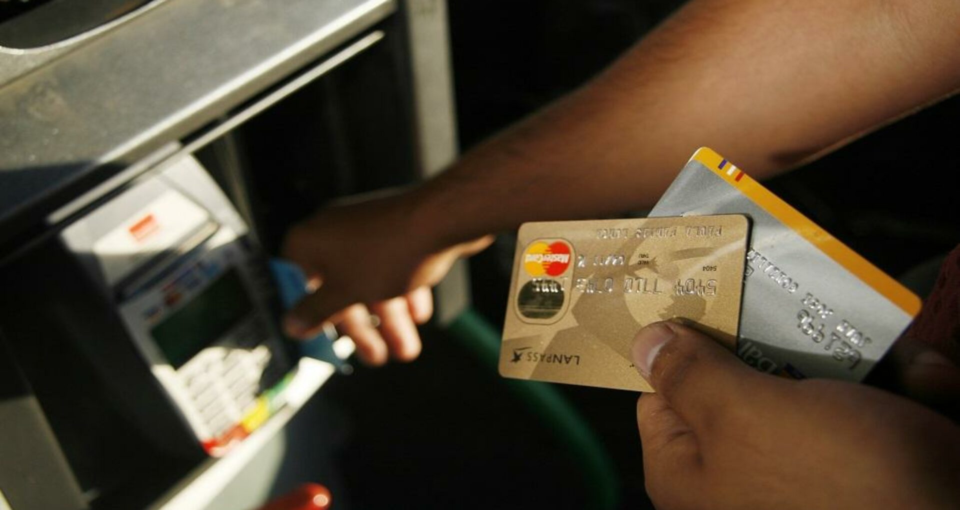 Expert economic – În 2020 veniturile moldovenilor obținute pe cardurile ...