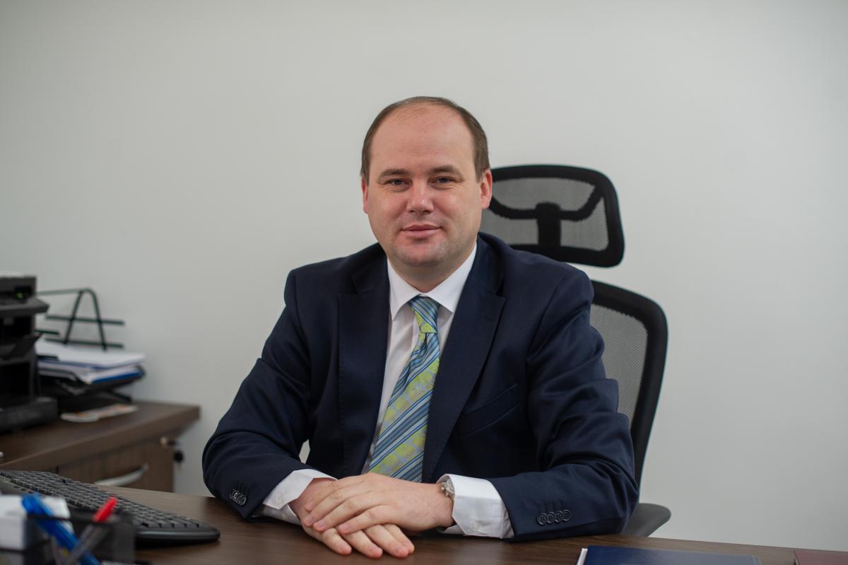 Sunt obligați elevii și studenții care își fac studiile peste hotare să ...