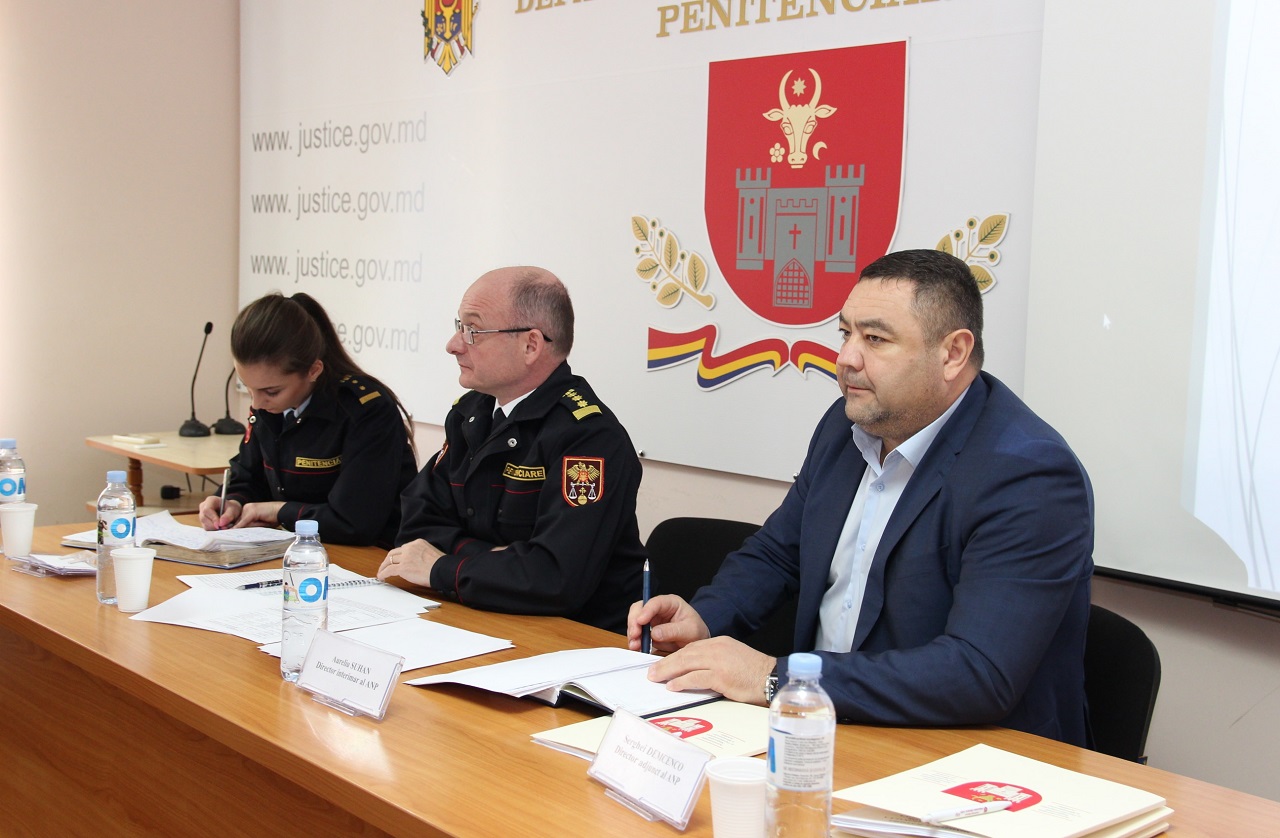 VIDEO/ Portretul unui șef de la ANP: Trăiește în casa mamei pensionare ...