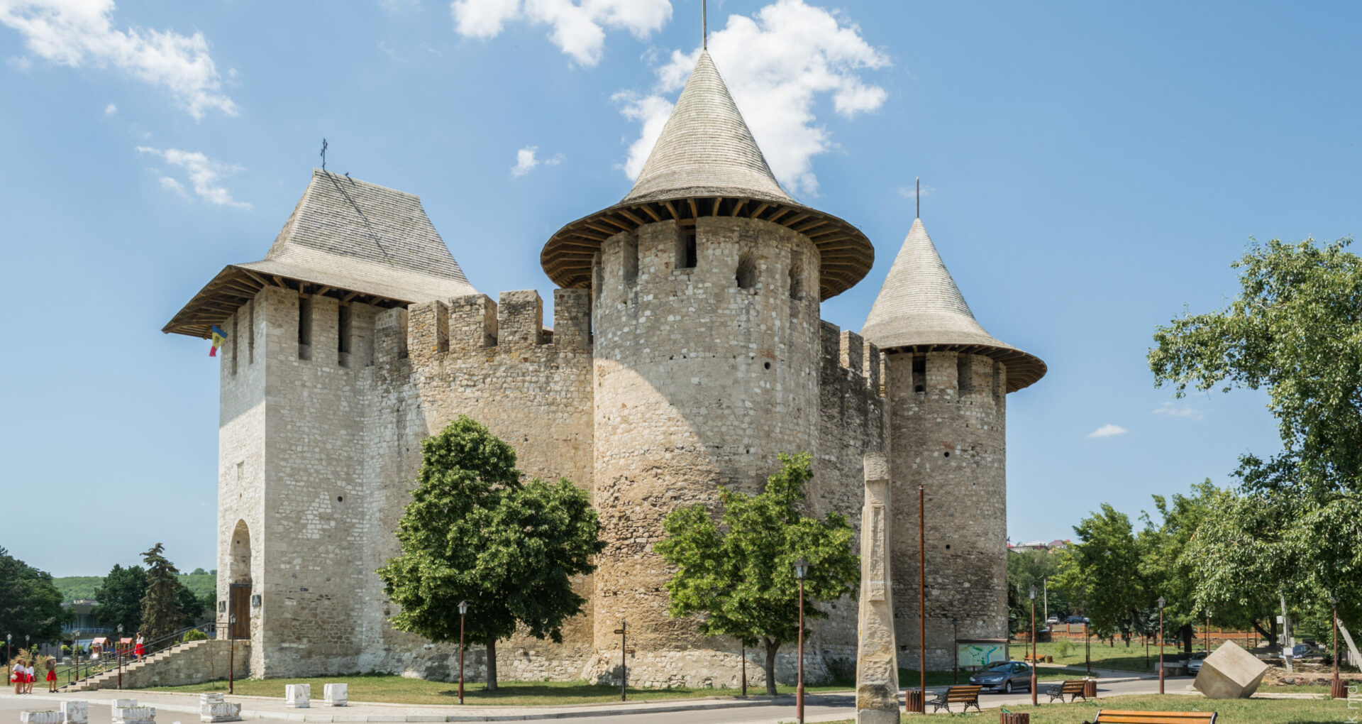 Se caută 10 monumente cultural-istorice de pe ambele maluri ale ...