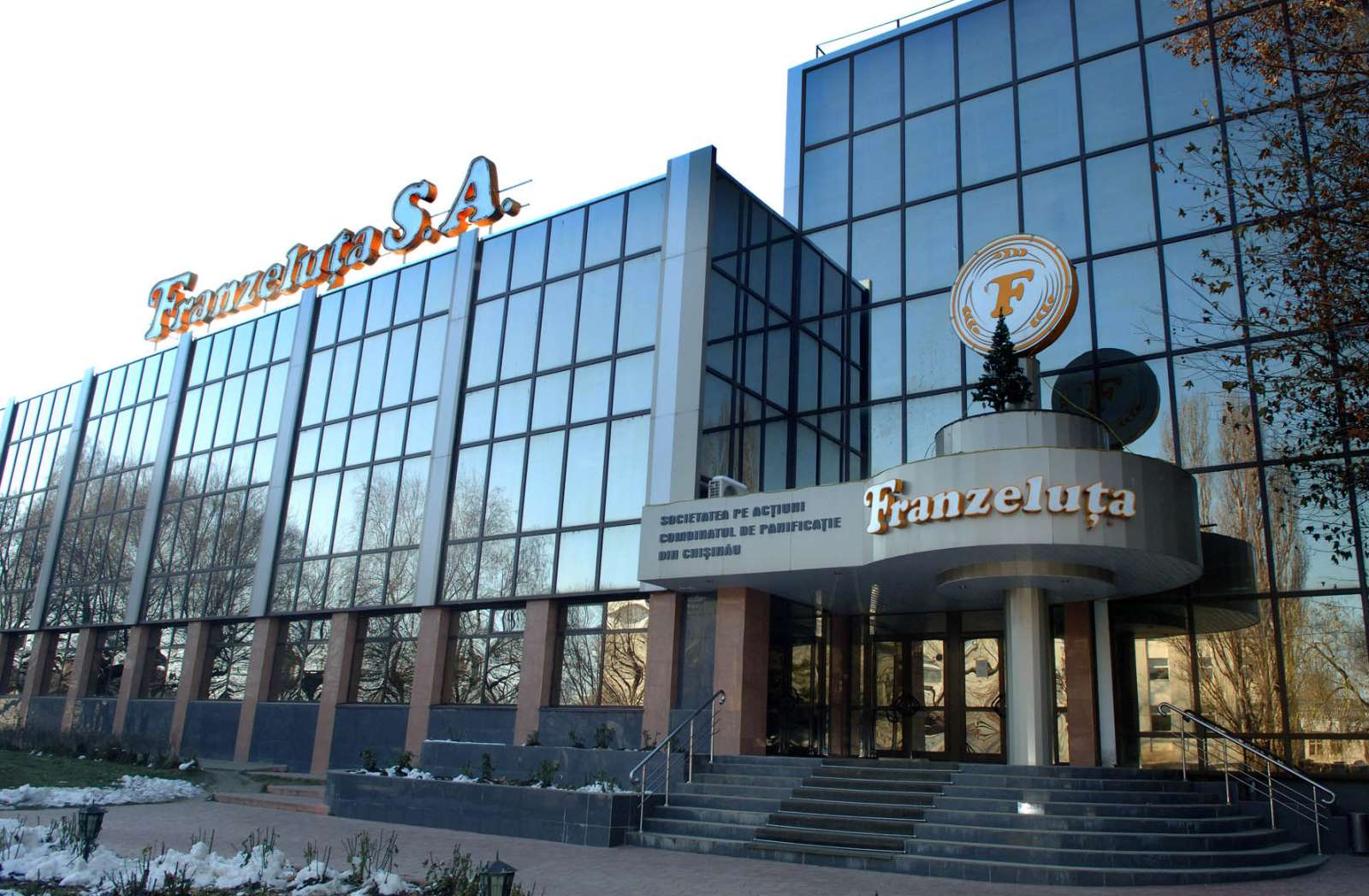 „La Franzeluța SA sunt zeci de infectați cu COVID-19”. Combinatul de ...