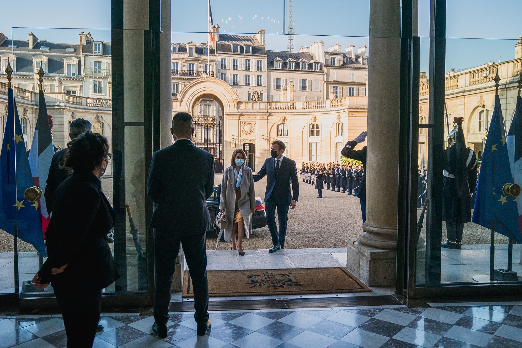 Șefa statului face bilanțul vizitei de la Paris: A discutat cu mai ... Șefa statului face bilanțul vizitei de la Paris: A discutat cu mai ...