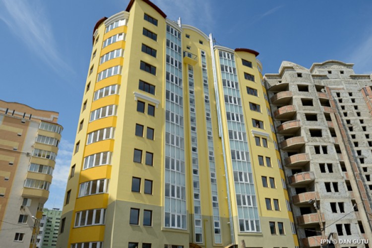 Proiectul prin care se plafonează majorarea ratei la creditele în ...