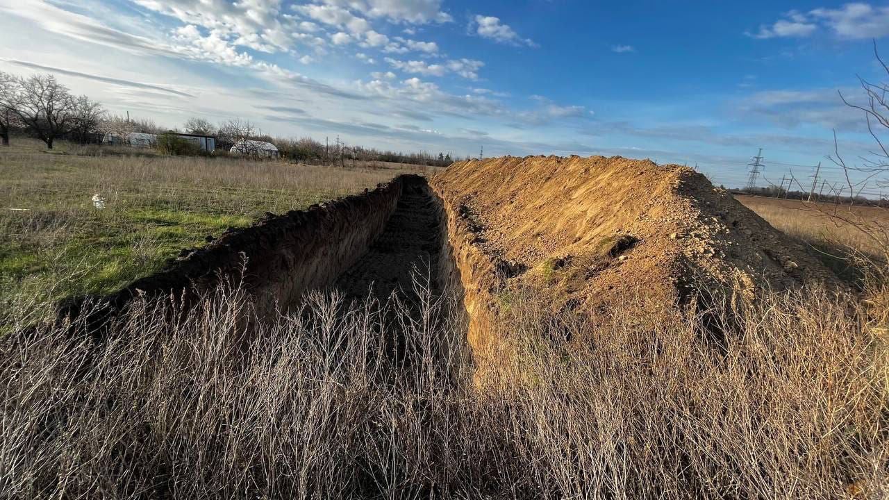 Trupele ruse sapă tranșee lângă Energodar și instalează lansatoare de ...