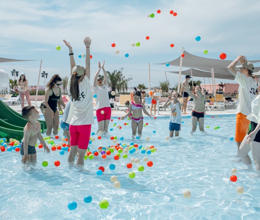 Un nou sezon al distracției începe la VARA VARA – cel mai mare aquacity ...