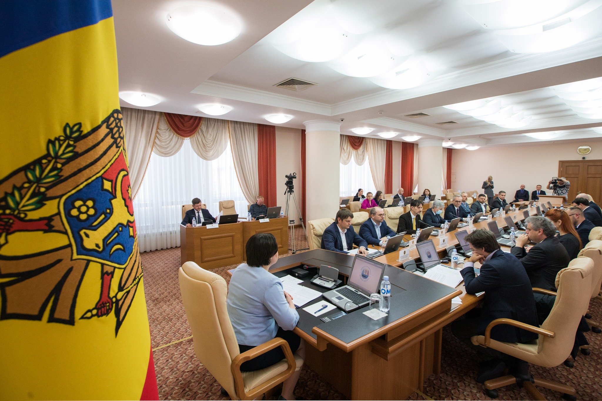 DOC/ Guvernul a aprobat lista obiectelor de uz personal, introduse fără ...