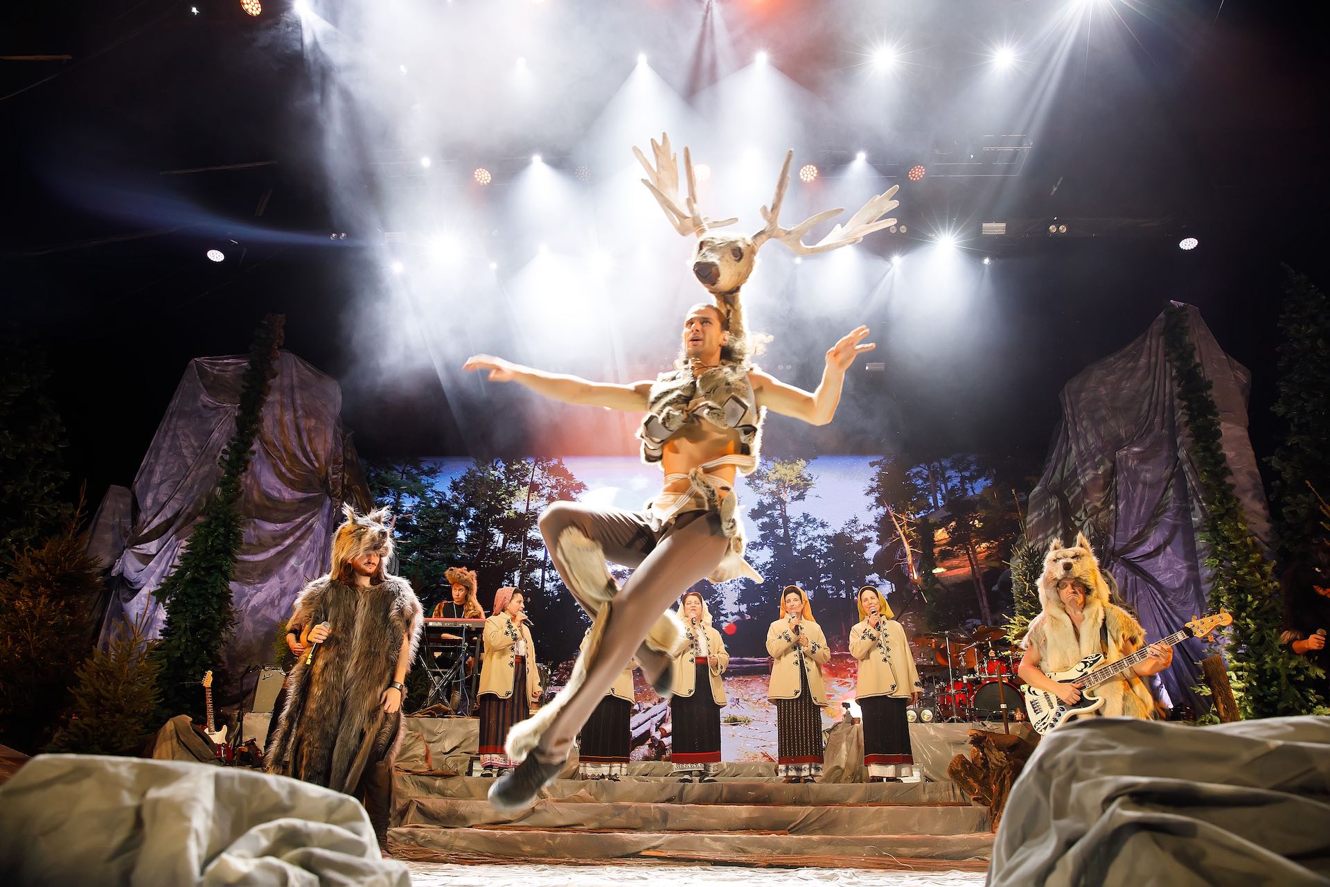 FOTO/ Cum a fost la POVESTEA DE IARNĂ cântată la Palatul Național de ...