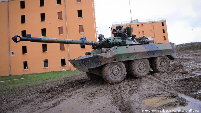 Marder german, Bradley M2 american, AMX-10 RC francez. Ce fel de ...