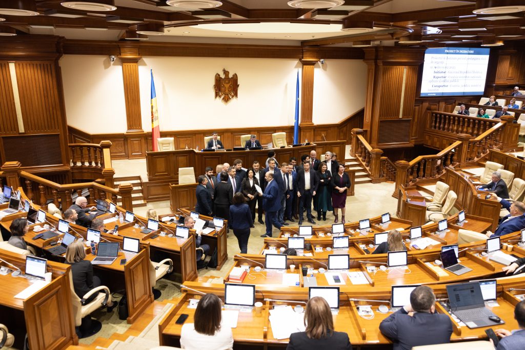 Promo-LEX, despre prima ședință a Parlamentului din sesiunea de ...