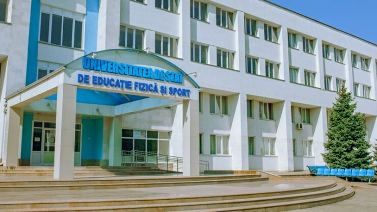 Un decan și un șef de catedră de la Universitatea de Stat de Educație ...