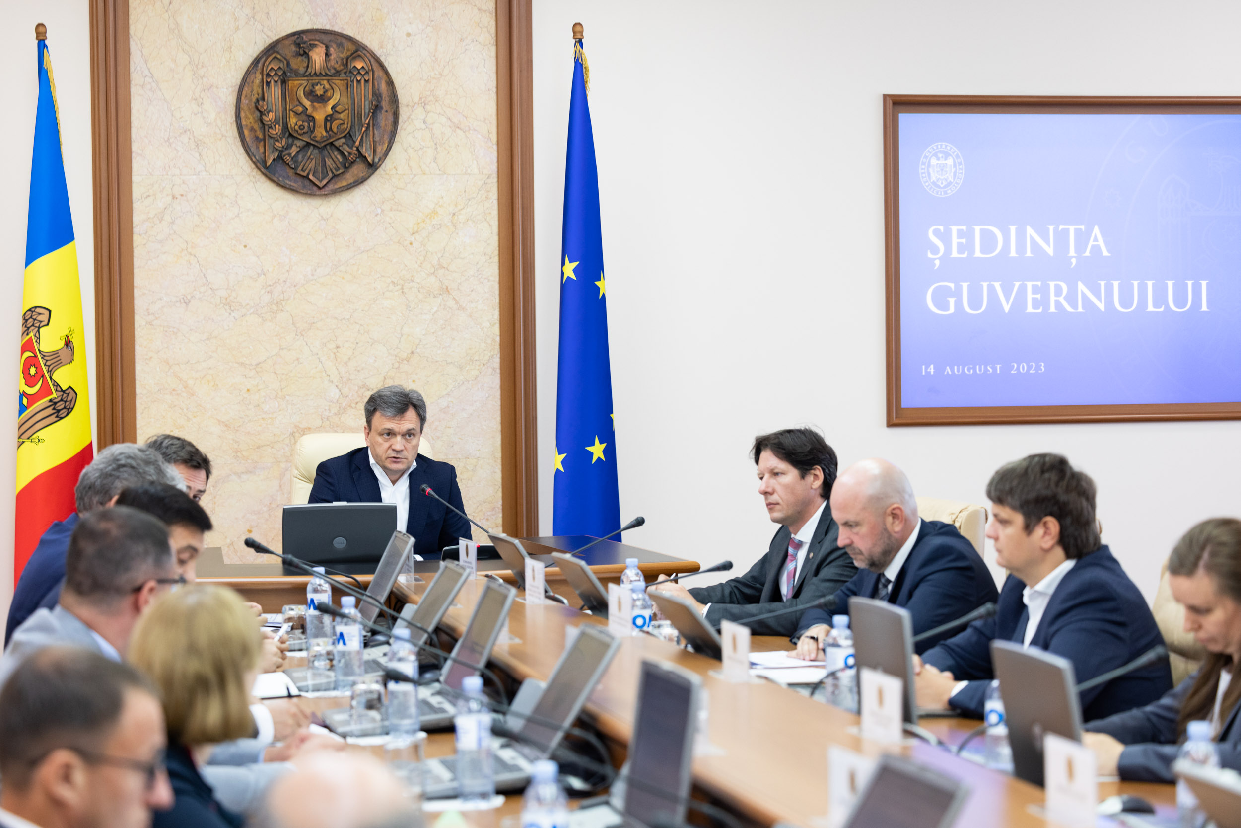 LIVE/ Ședința Guvernului: Subiectul privind semnarea unui contract pentru reprezentarea R ...