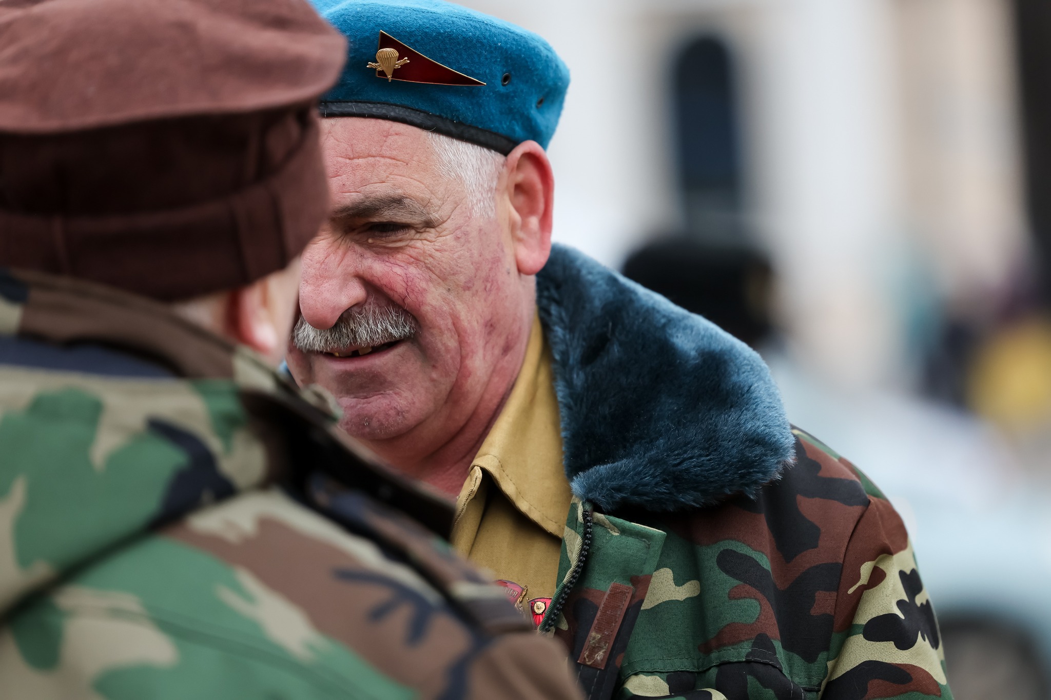 Trei sute de lei pentru merite deosebite față de stat: veteranii ...