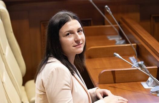 DOC/ Detalii despre activitatea noii secretare a Comisiei Electorale ...