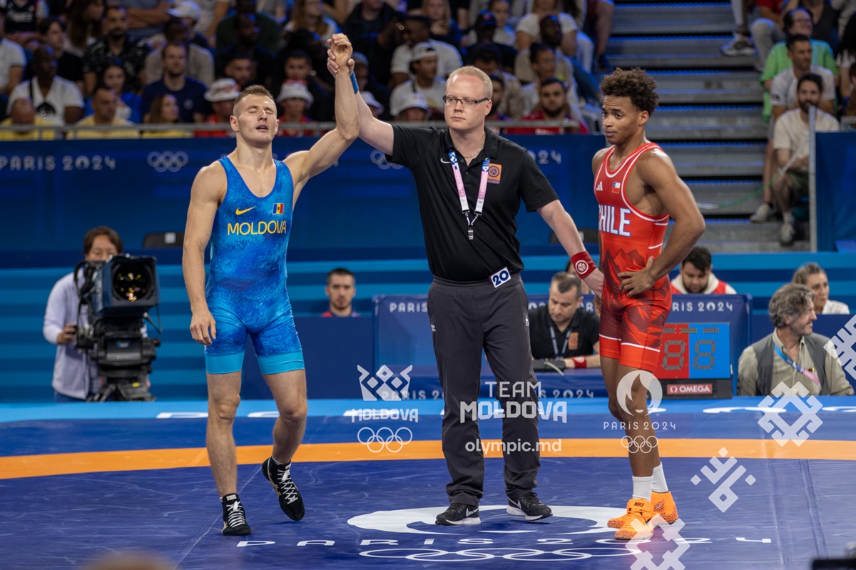 Luptătorul Valentin Petic s-a calificat în sferturile JO de la Paris ...