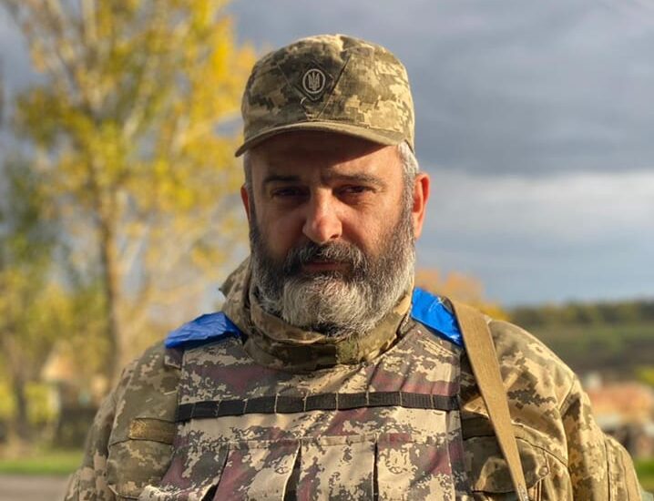 AGERPRES/ „Te pui jos şi te rogi o secundă – două, până cade obuzul ...